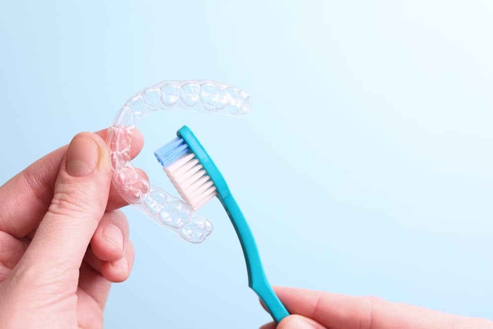 The Dos and Don'ts of Cleaning Your Retainer: Keeping It Fresh and Safe ...